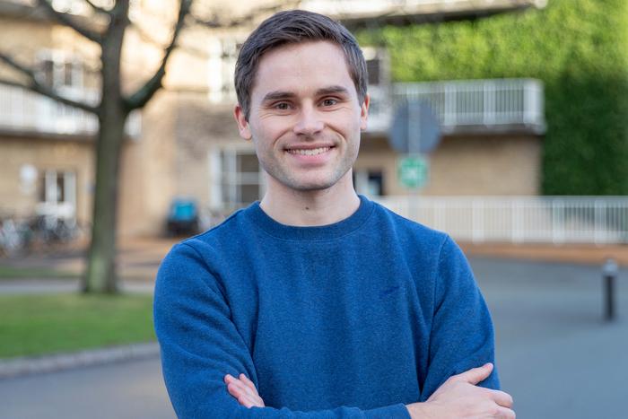 Tiny Cell Messengers Hold Big Clues to Alzheimer's Mystery ...